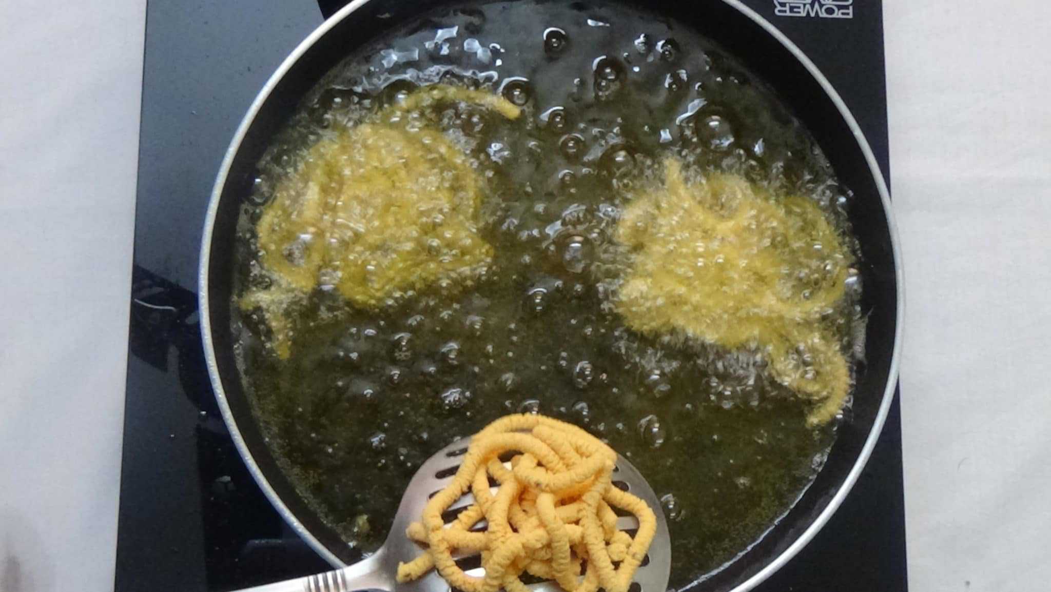 Murukku recipe | How to make instant murukku | sangskitchen