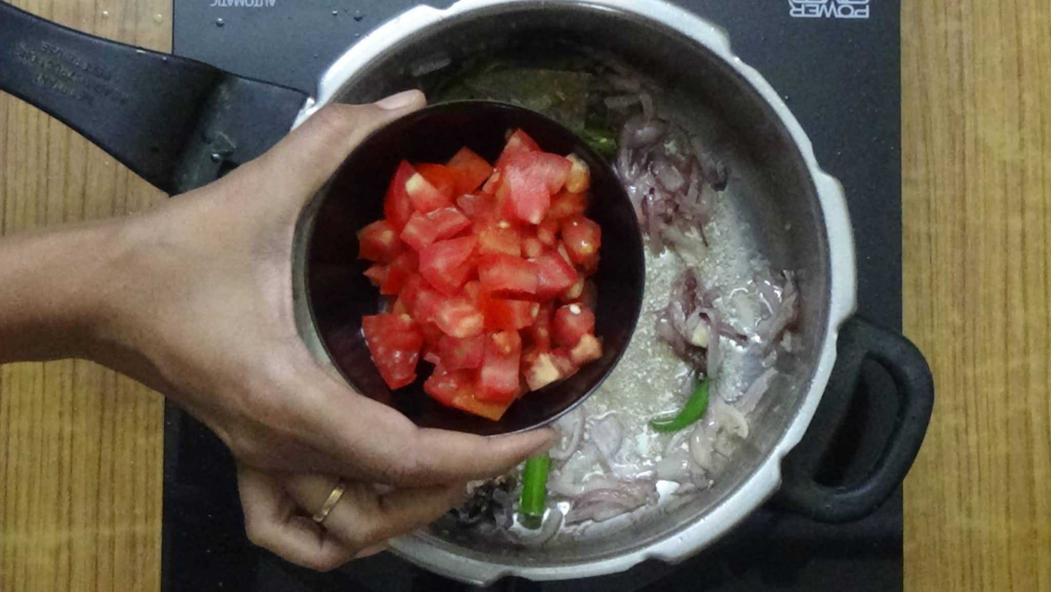 Mushroom biryani | Mushroom biryani in pressure cooker | One pot meal