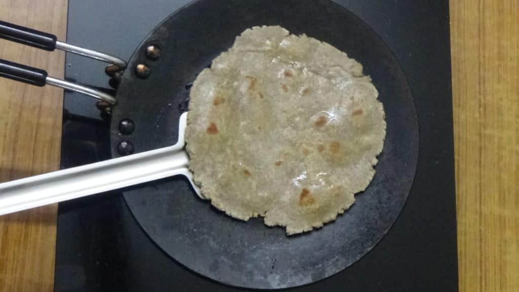 Bajra roti | Kambu roti | Pearl millet chapati | sangskitchen