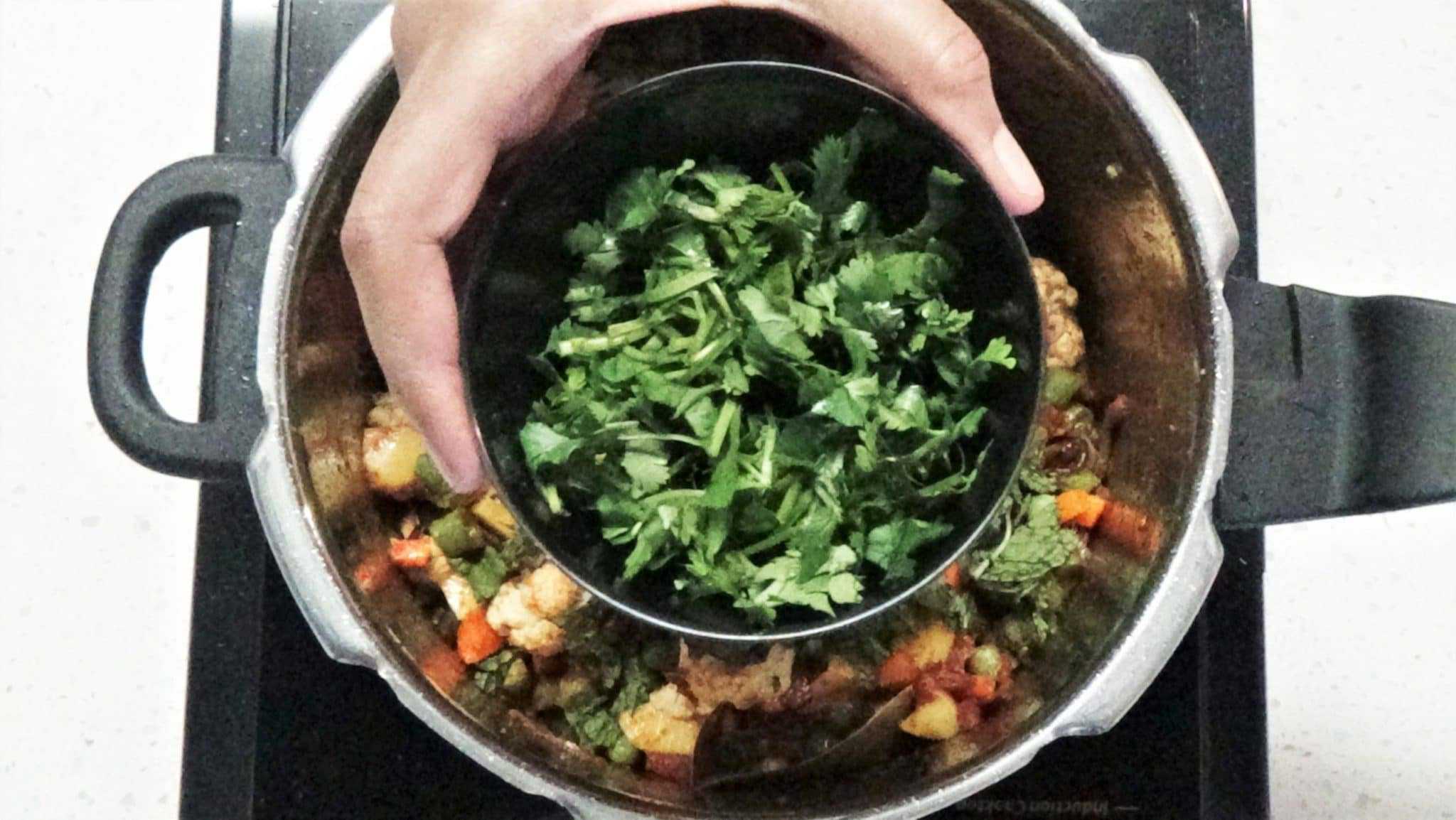 Veg biryani | How to make Vegetable biryani in cooker